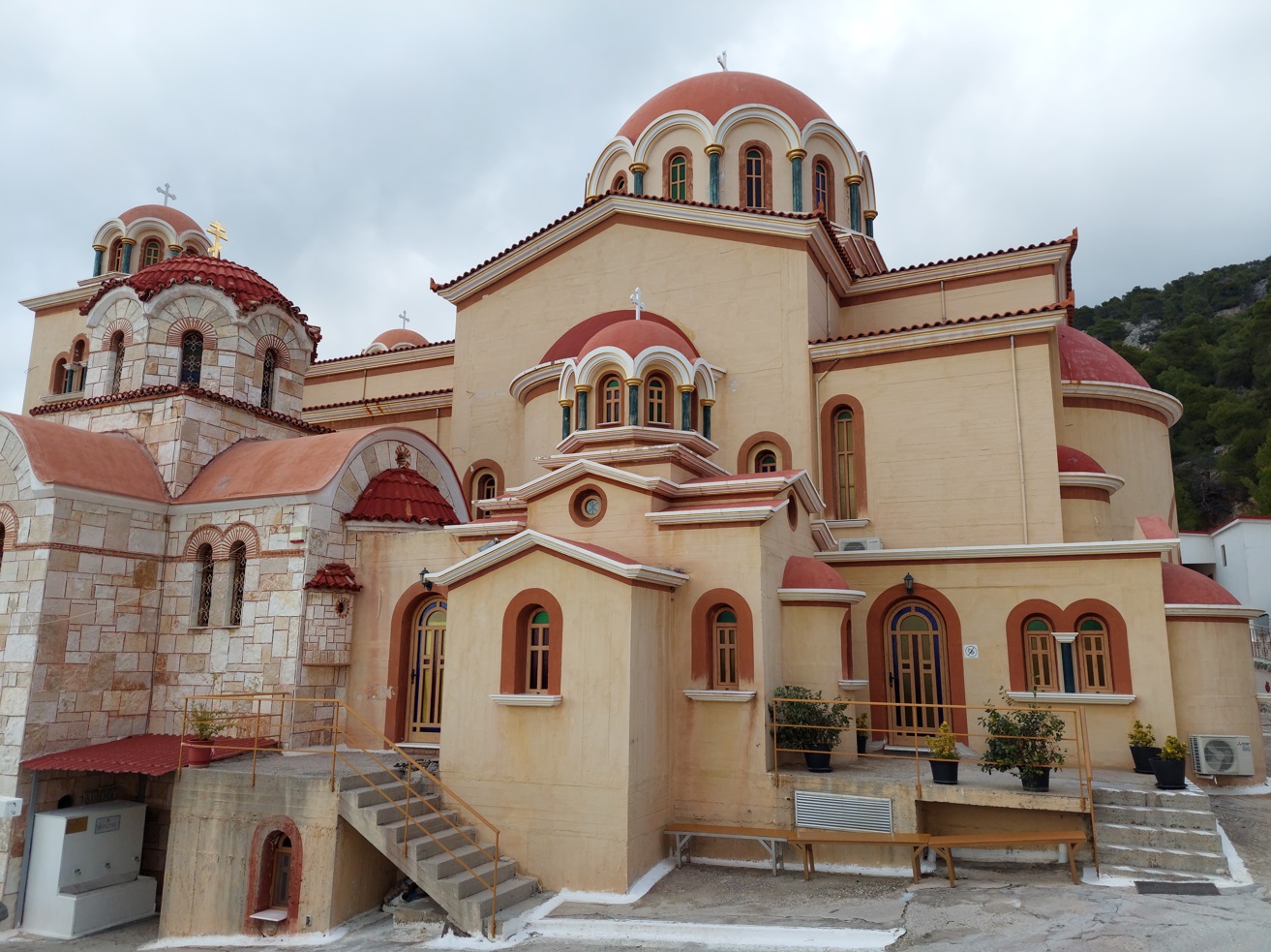 Μονή Αγίου Κυπριανού – Εξορκισμοί, δαιμόνια, μύθοι και… πραγματικότητες ...